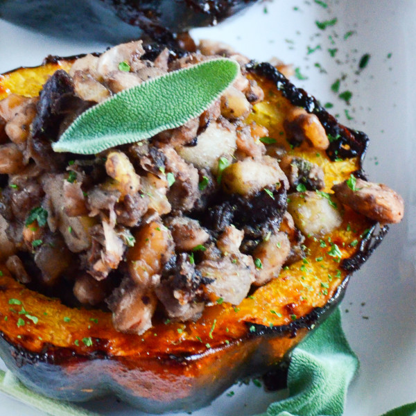 Sweet and Savory Stuffed Acorn Squash with White Beans | foodscape